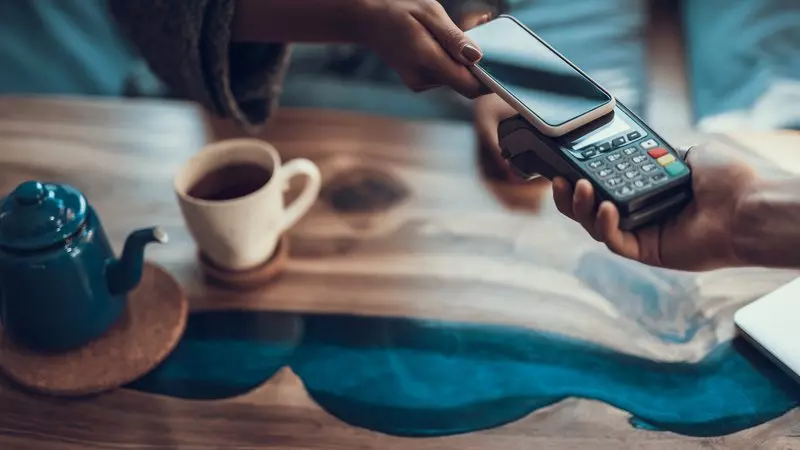3 reasons to pay with a digital wallet